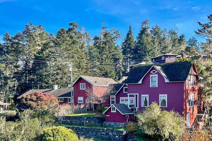 Mendocino Retreat With Hot Tub & 2 Kitchens - Mendocino