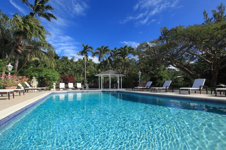 Luxurious 6-bedroom Villa On Sandy Lane - Barbados