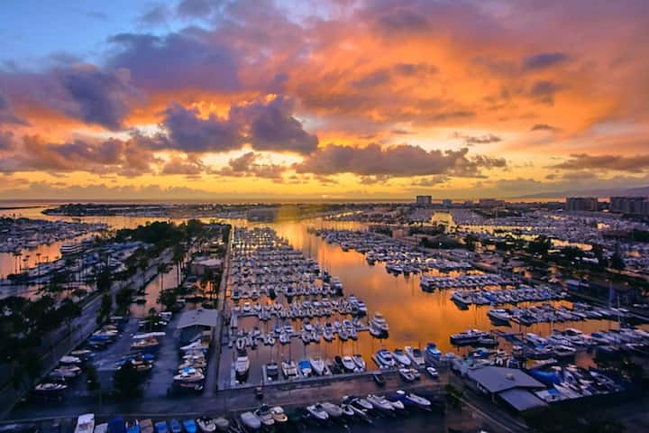 Modern Marina Sanctuary | Central | Pool, Gym, Spa - Santa Monica, CA