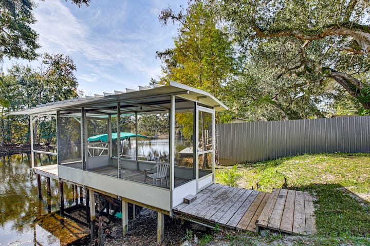 Riverfront Floral City Stay W/ Dock & Hot Tub! - Inverness, FL