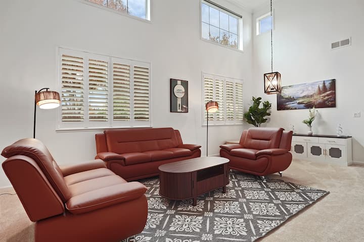 Spacious 4br/4ba Tracy Home For Families & Groups! - Tracy, CA