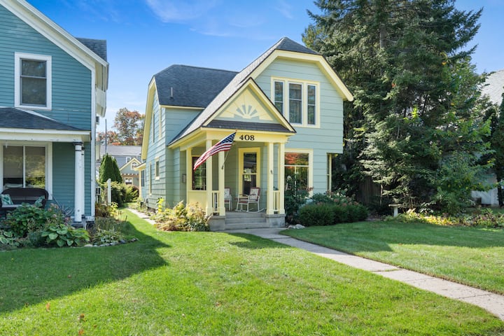 4brdowntown|pets|victorian Gem-walk To Everything. - Traverse City, MI