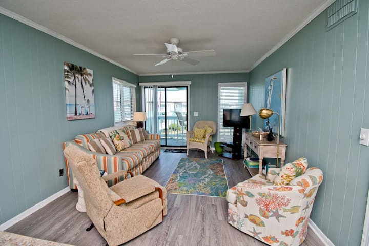 Seaspray 337, Oceanview Condo - Morehead City, NC
