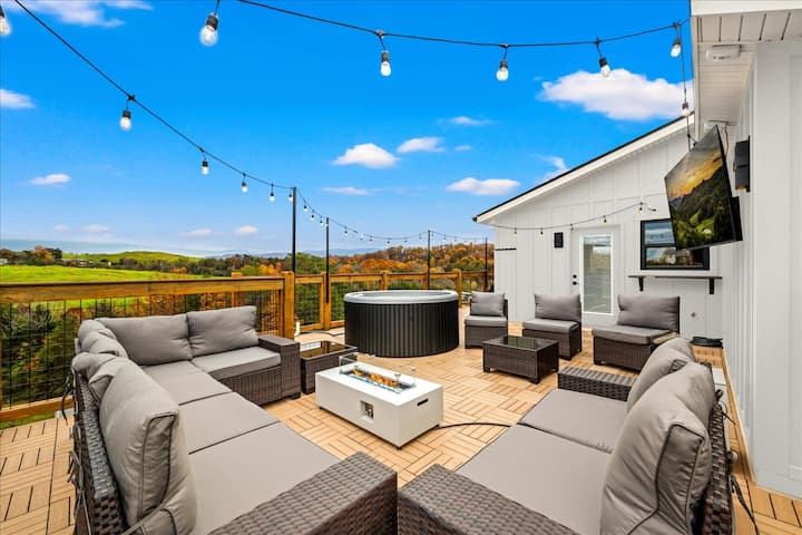 *Luxurious 6bd Lodge W/ Pool | Hot Tub + Theater* - Pigeon Forge, TN