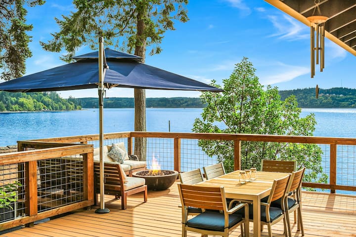3 Br Waterfront Home With Amazing Views And Beach - Vashon, WA