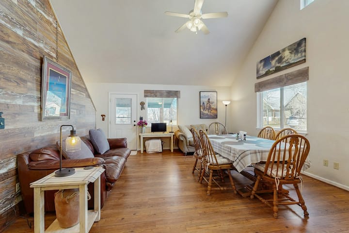 Conveniently Located Home With Fully Stocked - Gunnison, CO