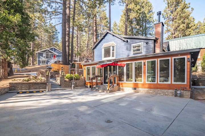 Modern Mountain Cabin Near Lake & Snow W/hot Tub - Running Springs, CA