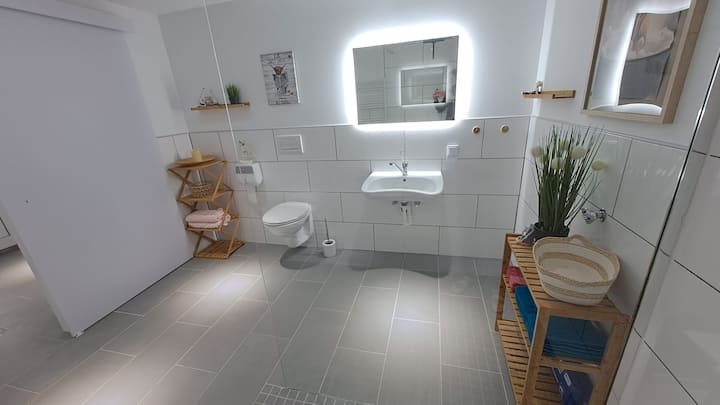 Nieheim , Nagelneu Barrierefrei - Nieheim