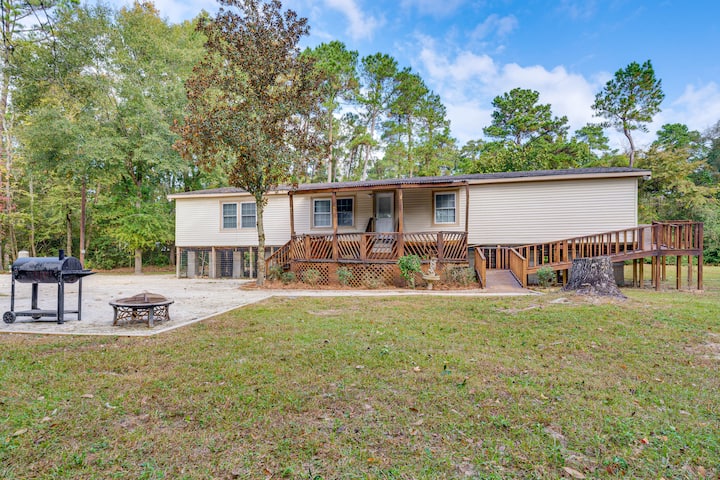 Hike & Relax: Tranquil Wooded Escape In Hockley - Stagecoach, TX