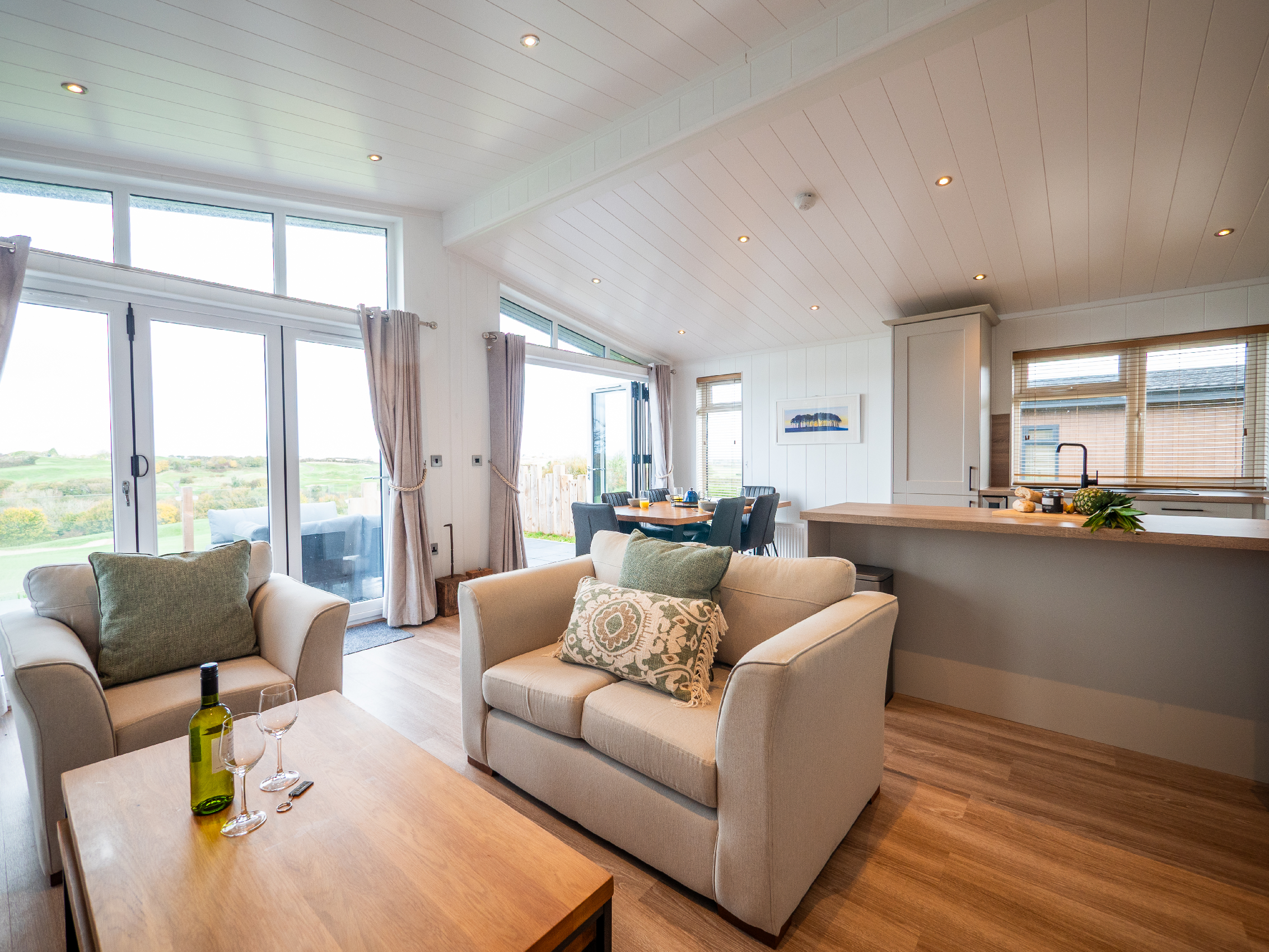 Modern Lodge On Golf Course With Spa Facilities - Totnes