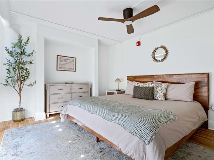 King Suite Near Biltmore #203 - Asheville, NC