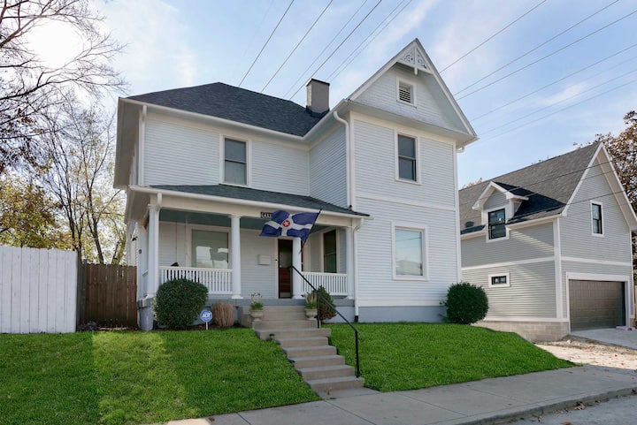 Family Haven | Hot Tub | Bbq | Near Downtown Indy - Indianapolis, IN