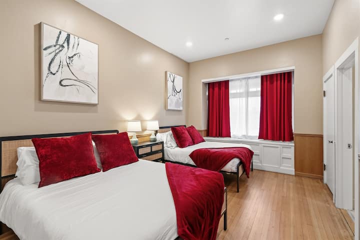 Crimson Family Suite | 2 Queen Beds - Medford, OR