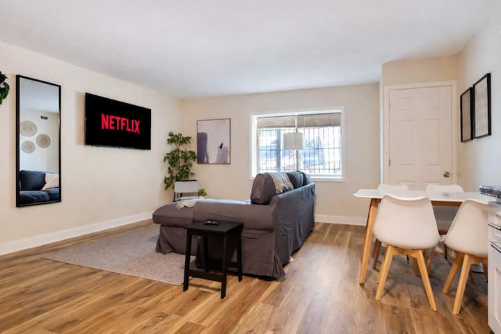 2br East Liberty Apt | King | Parking - Forest Hills, PA