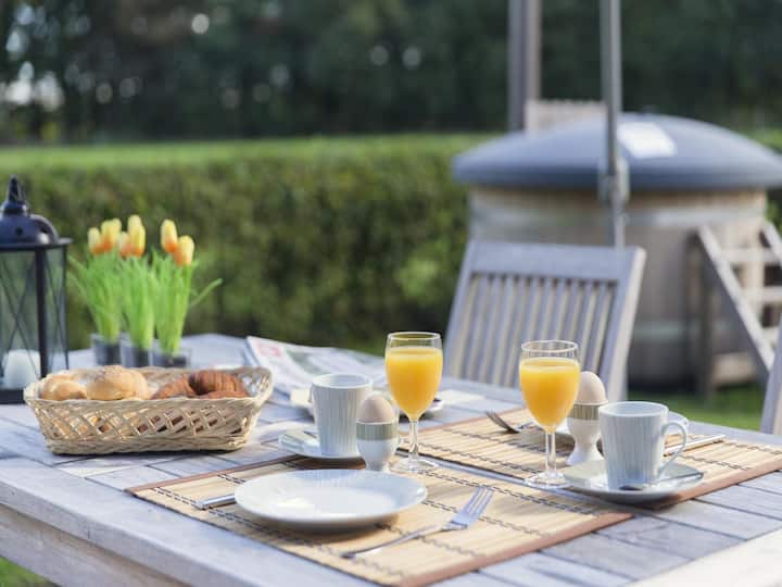 Retraite Dans Une Grange à La Campagne - Wierden