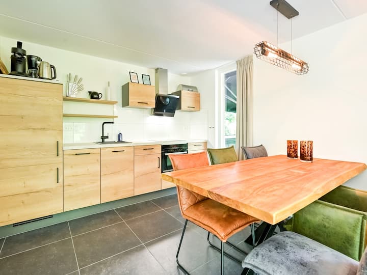 Maison à Reutum Avec Jacuzzi & Vue Forêt - Tubbergen