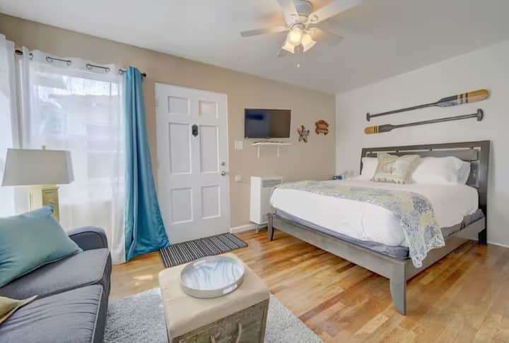 Studio By The Beach • A/c, Free Bikes & Beach Gear - San Diego, CA