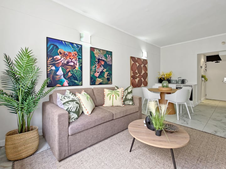 Comfortable Central Apartment  | Pool - Cape Town