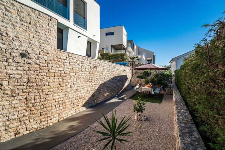 Apartment Island Beauty 2 With Pool - Malinska