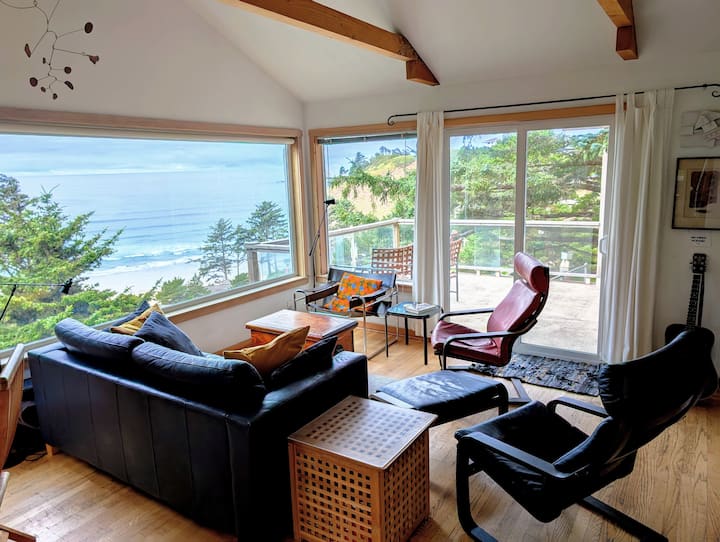 Airy Beach Home With Two Decks, Ocean Views - Clos - Oceanside, OR