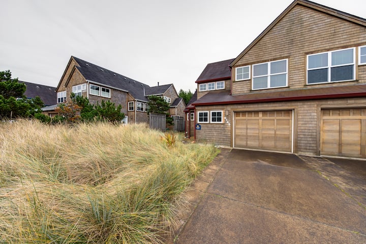 Beautiful, Modern Home With Great Beach Access, Fi - Pacific City, OR