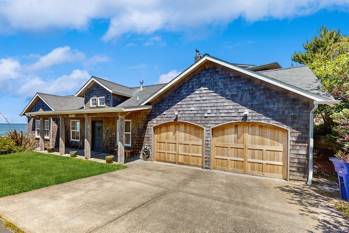 Bella Beach Home W/ Ocean View & Hot Tub - Depoe Bay, OR