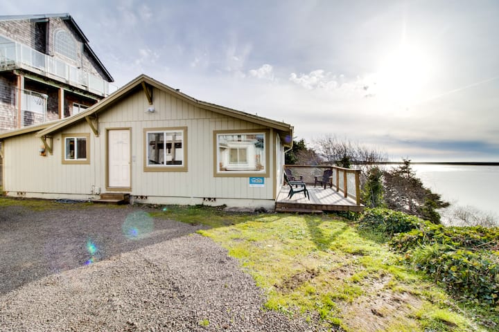Bright Oceanfront Home With Stunning Pacific & Bay - Netarts, OR