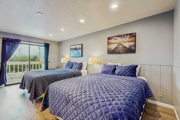 Bright Room Near The Beach And Downtown - Dogs Ok - Rockaway Beach, OR