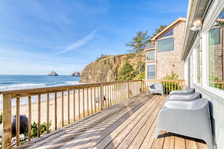 Charming Oceanfront Getaway With Gorgeous Water Vi - Oceanside, Oregon