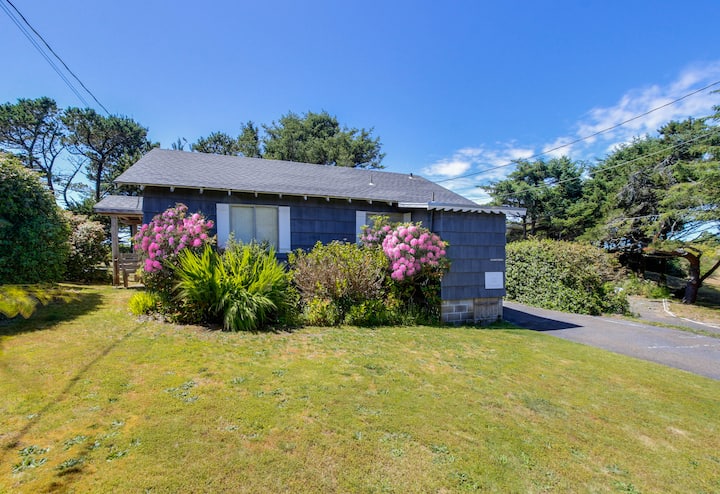 Charming, Dog-friendly Cabin With Wifi - Steps Fro - Neskowin, OR