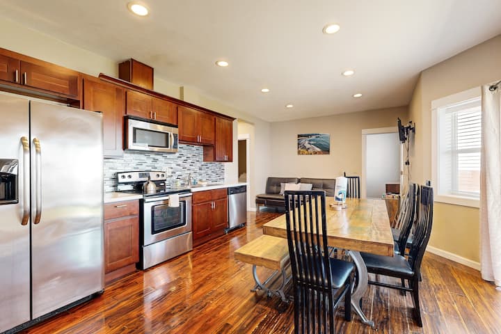 Ocean Views & Pure Luxury Await, Dog-friendly Home - リンカーン・シティ, OR