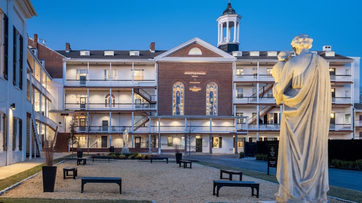 Prime Downtown Location+celebrity Chef Restaurant - Frederick, MD