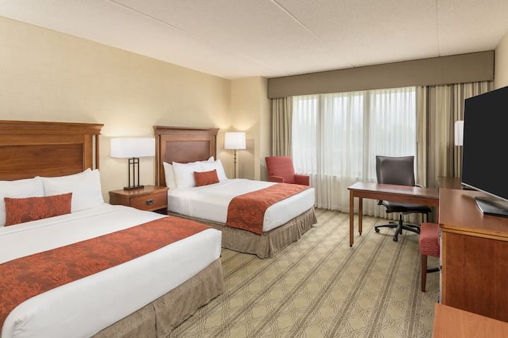 2 Queen Beds | Free Parking | Near Cascade Falls - Blacksburg, VA