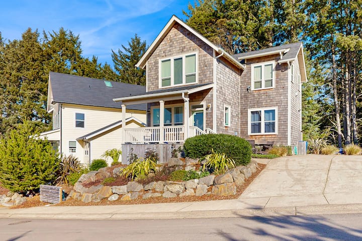 Coastal Escape W/ Hot Tub & Wifi - Dogs Ok - Lincoln City, OR