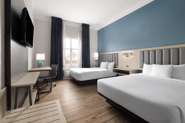 Wingate Savannah | 2 Queen Beds | Free Parking - Savannah, GA