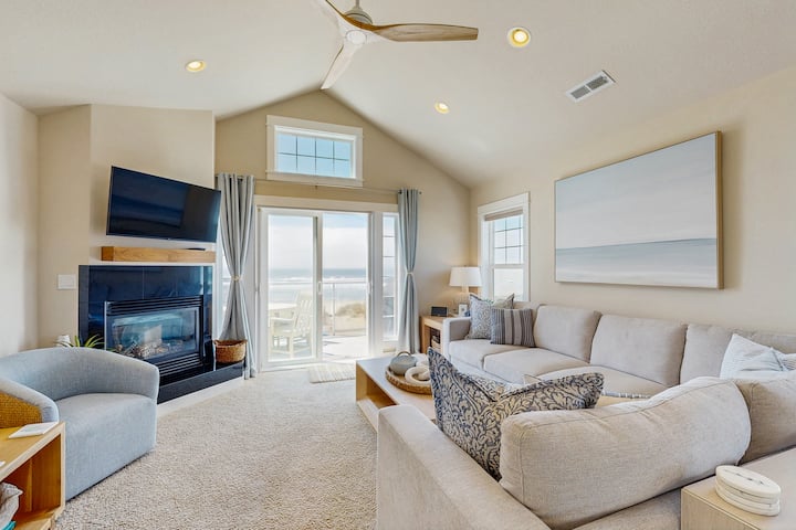 Ocean-view Townhome W/ Game Room - Dogs Ok - Rockaway Beach, OR