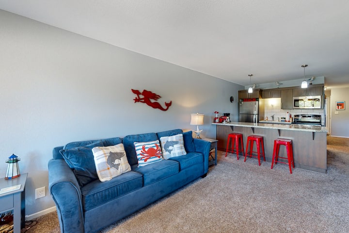 Third-floor Beachfront Condo W/ Balcony & Views - Neskowin, OR