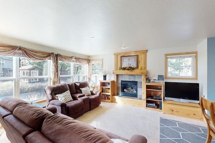 Coastal Home Walking Distance To The Beach With Ou - Pacific City, OR