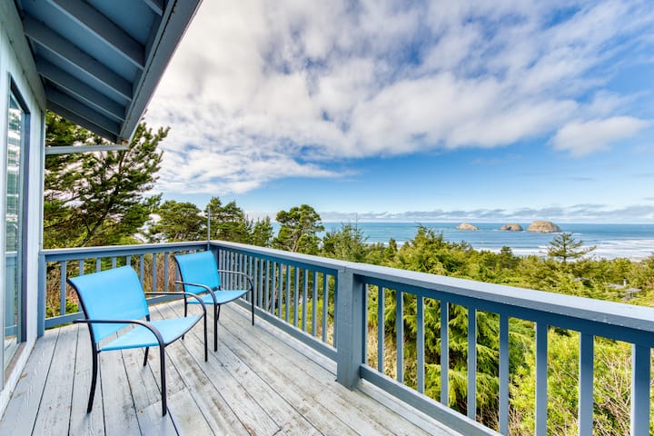 Stunning Home With Ocean View - Spacious Deck With - Oceanside, OR