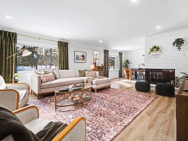 Luxury|pool Table|movie Room|poker|nature Oasis - Shaker Heights, OH