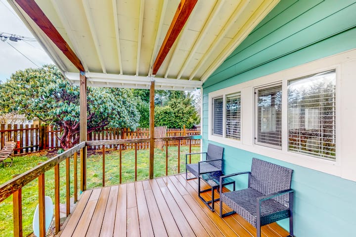 Renovated Dog-friendly Cottage W/ Porch & Deck - Tillamook, OR