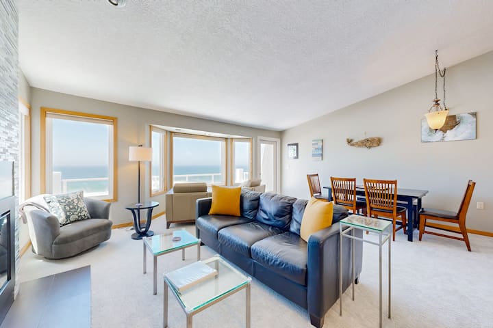 Oceanfront Home With Picture Windows Balcony And E - Depoe Bay, OR