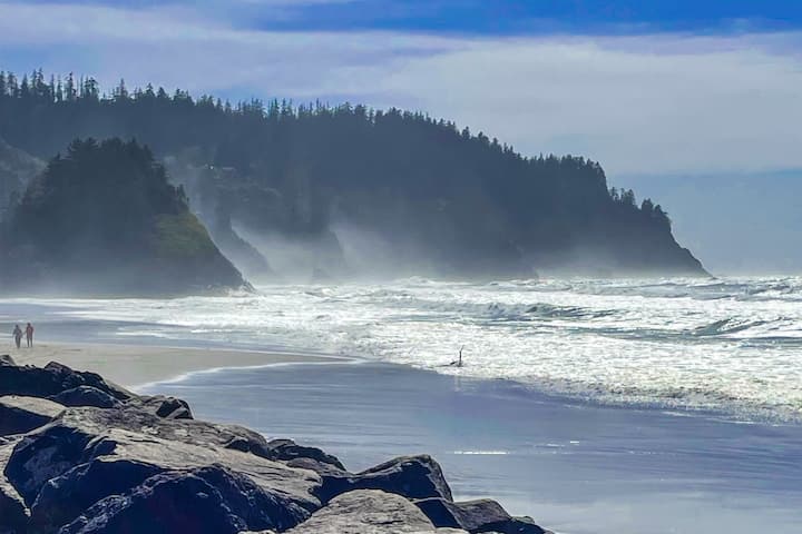 Oceanfront Ground-level Condo With Fireplace & Upd - Neskowin, OR