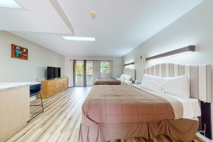 Walk To Douglas Lake・dog Friendly W Peaceful Views - White Pine, TN