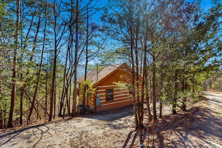 Cozy Log Cabin W/ Free Attraction Tickets, Private - Townsend, TN