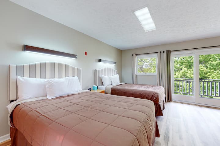 Relaxing Studio, Sleeps 4・near Golf & Douglas Lake - White Pine, TN