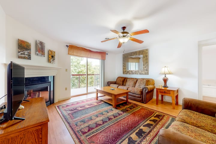 Family Friendly・near Dolly・seasonal Pool & Hot Tub - Pigeon Forge, TN