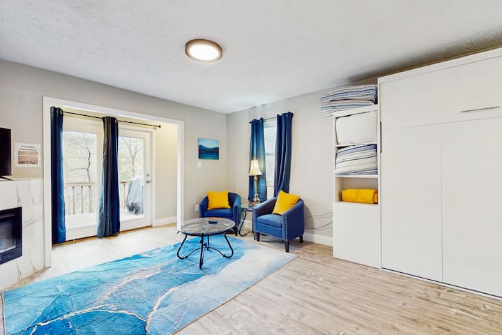 Lakefront Studio, Sleeps 2・deck・grill・dogs Allowed - Norris Lake