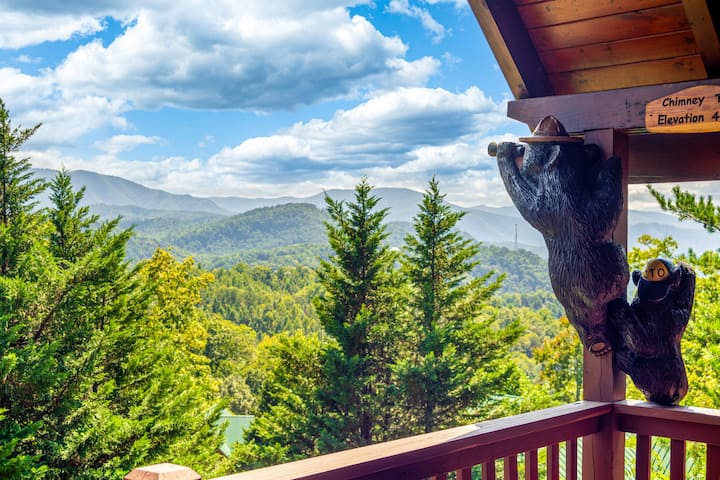 Luxury Mtn Retreat W Breathtaking Views, Sleeps 14 - Gatlinburg