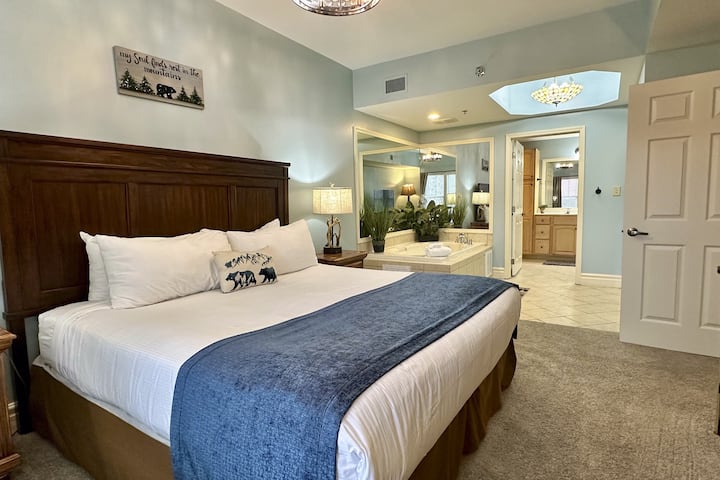 Elegant Downtown Condo, Sleeps 6・balcony・gym Room - Gatlinburg, TN